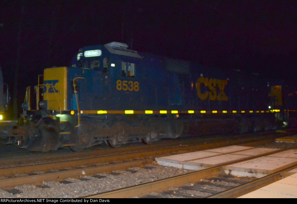 CSX SD50-2 8538 trails an ES40DC on Q409-29